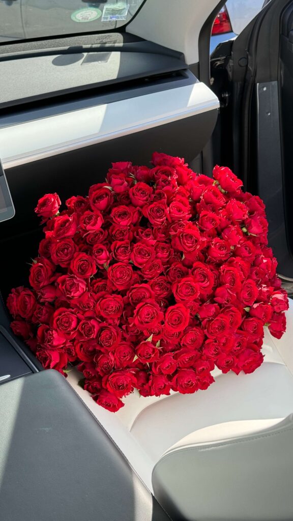 🌹 RED ADDICTION 🌹 Red Spray Roses Bouquet | Manakin Fleurs